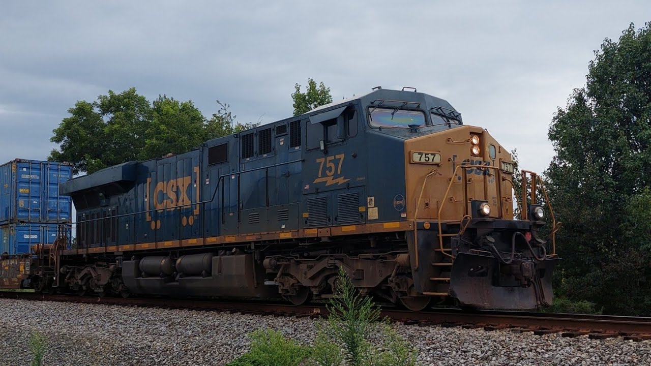 CSX I038 headed Westbound @ Monroe NC with csxt 757 in the lead 8/1/22 ...