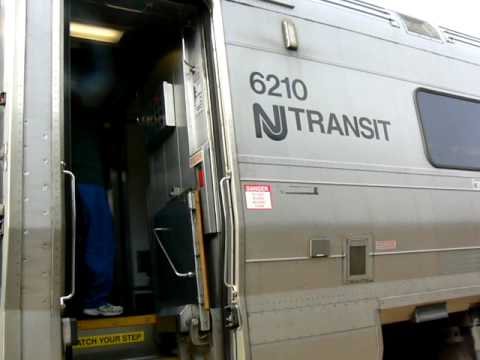 NJ Transit Cab Car 6063 arrives in Pearl River - YouTube