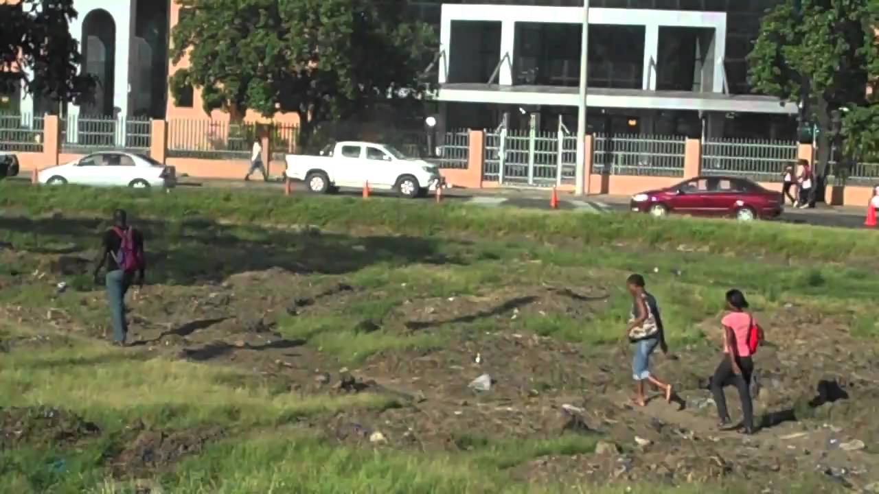 transito matola maputo rotunda toyota1.MP4 - YouTube