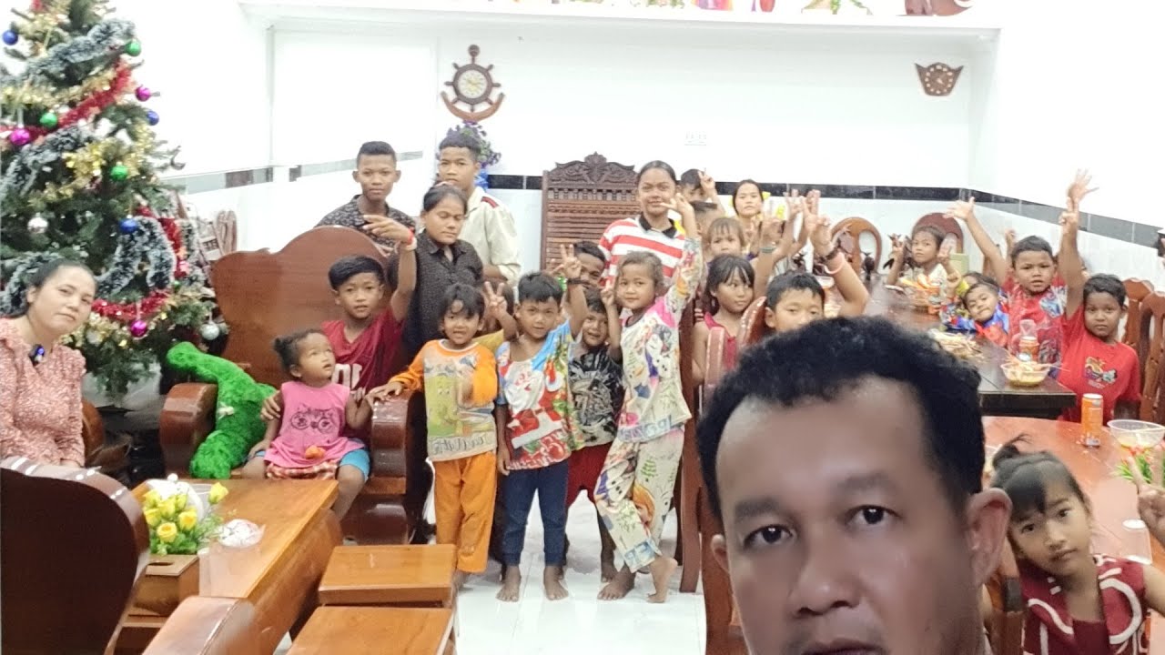 Vlig 0777. អំណោយបងស្រី Nary Chan Canada. បងស្រី Monirom Petrie, Holy ...