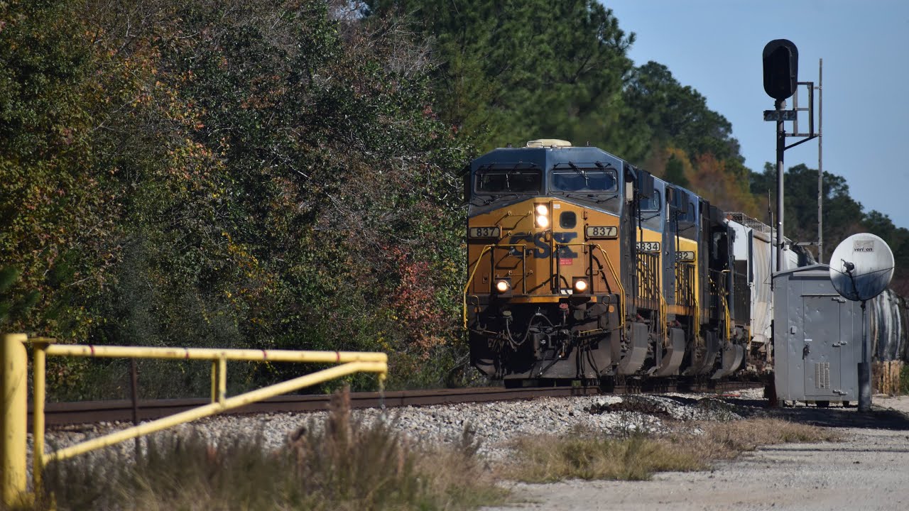 2 CSX trains at Dyas Rd in Perdido AL - YouTube