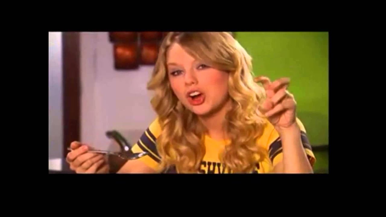 Taylor Swift Doing Rawr - YouTube