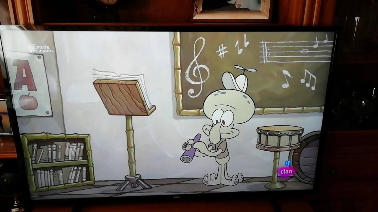 Calamardo tocando el clarinete - YouTube