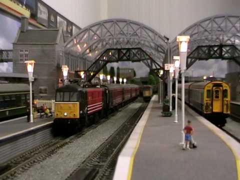 VIRGIN CLASS 86 DCC SOUND WEST COAST MAIN LINE - YouTube