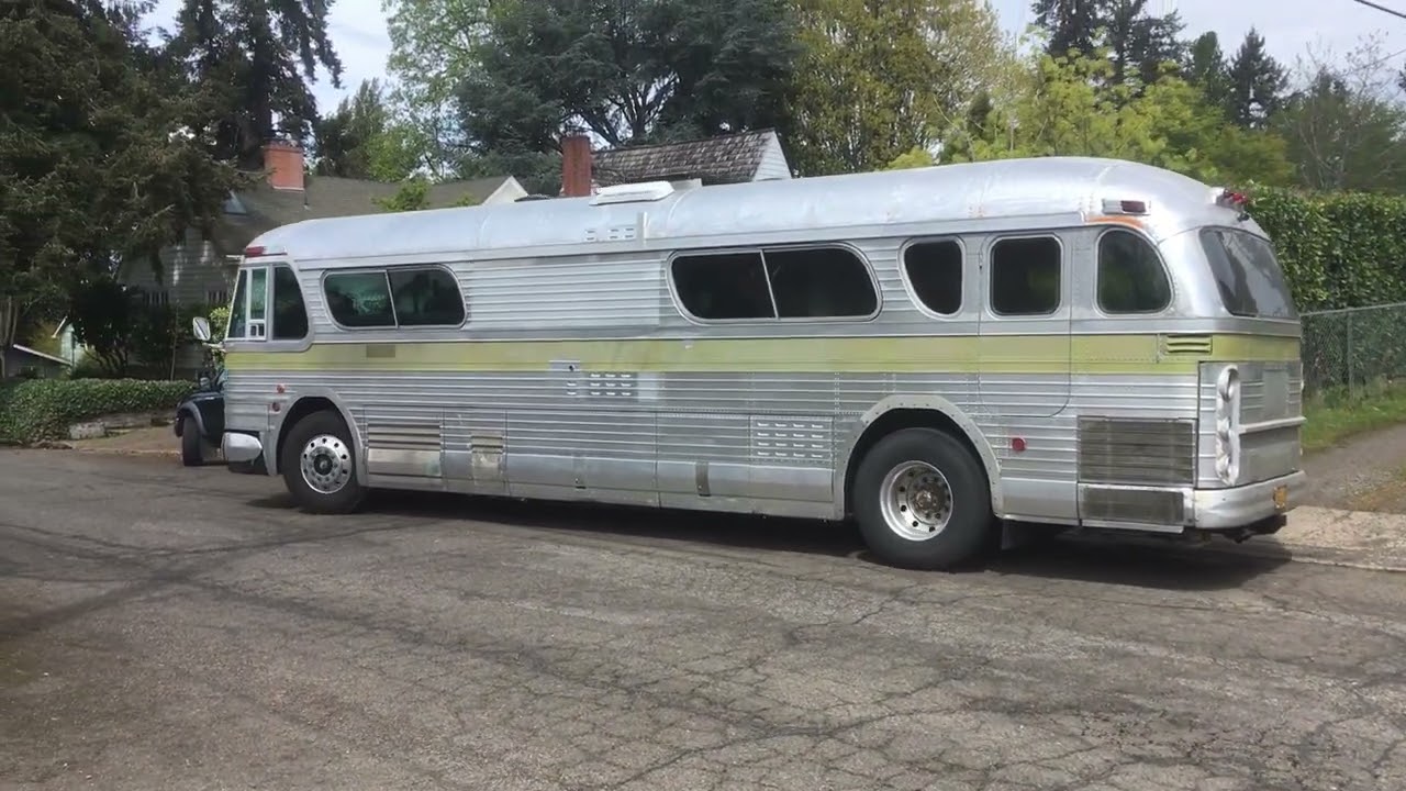 GM PD-4101 Taking Off - YouTube