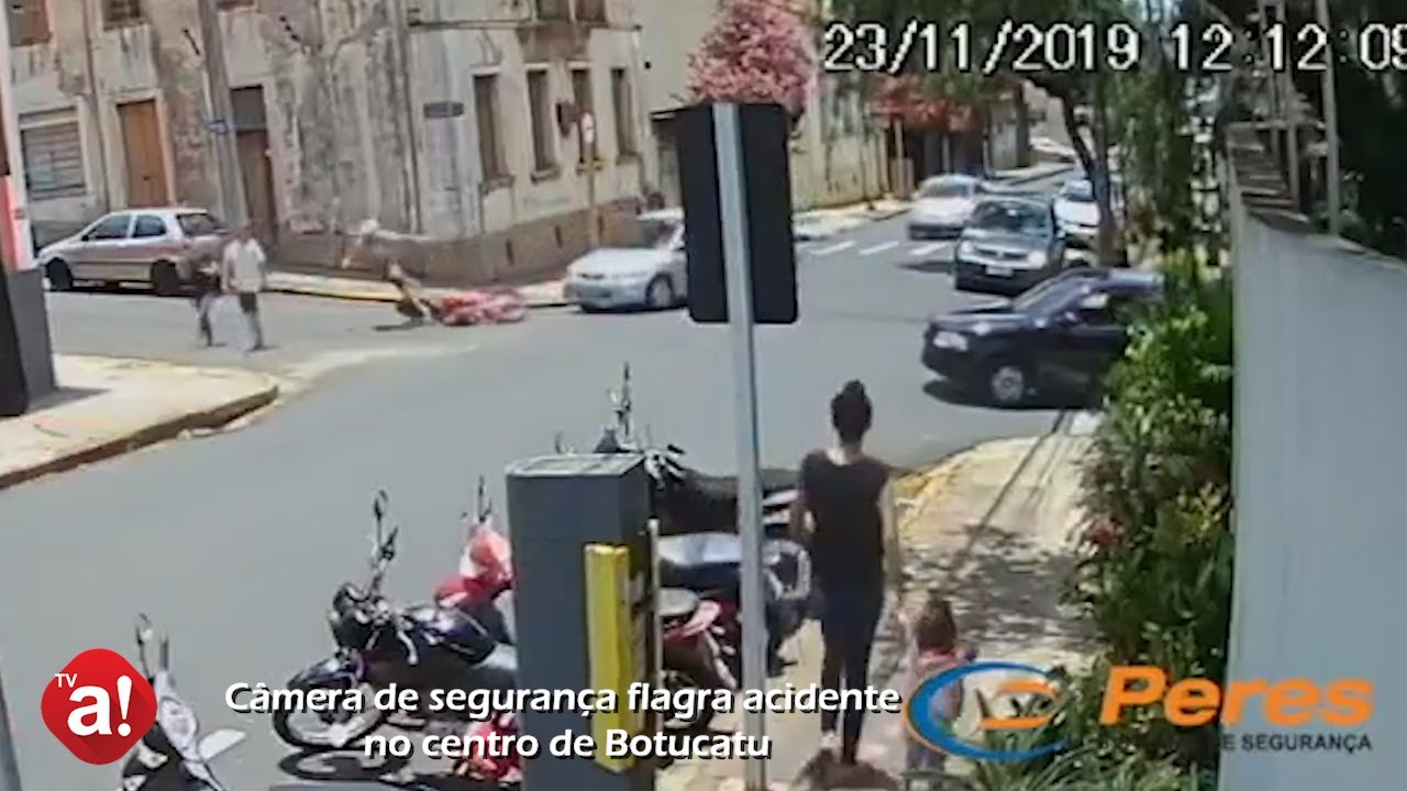 Câmera De Segurança Flagra Acidente No Centro De Botucatu Youtube