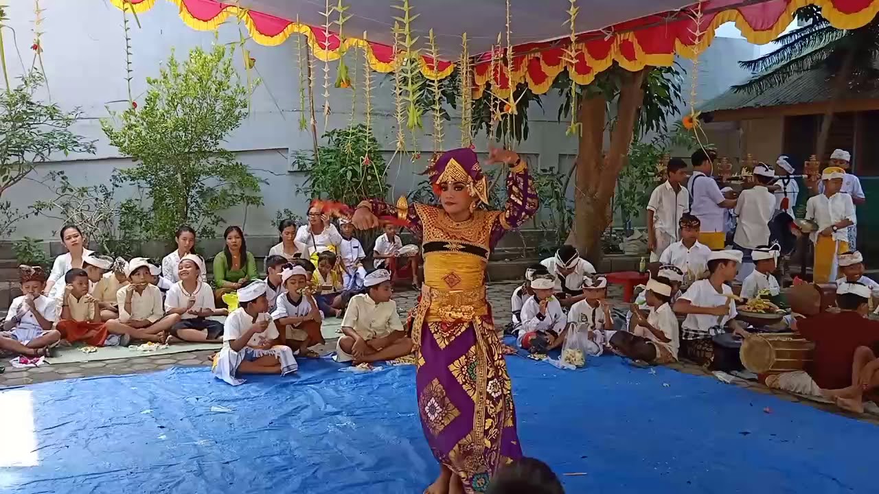 TARI TERUNA JAYA BY DEWA AYU PRISANTHI UTAMI - YouTube