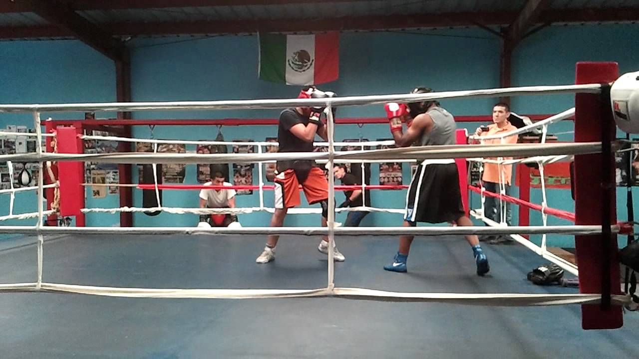 Sparring at Azteca Pride Boxing Gym - YouTube