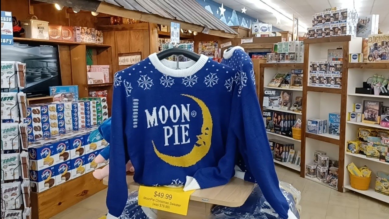 Moon Pie General Store Pigeon Forge Tennessee - YouTube