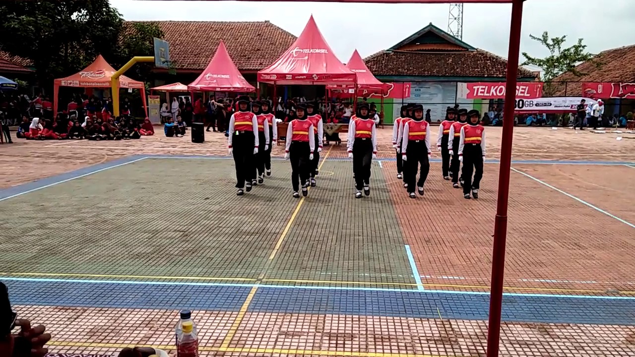 Paskibra SMP N 3 Ciawigebang Kuningan - YouTube