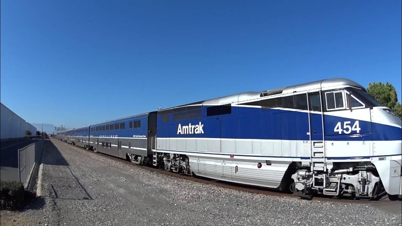 Amtrak Surfliner F59PHI with Nice Horn - YouTube