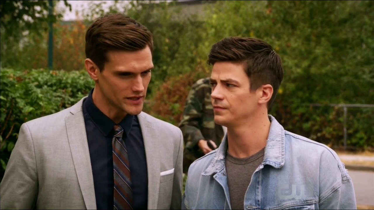 The Flash 4x06 Opening Scene Barry and Ralph Against Mugger 1080p - YouTube
