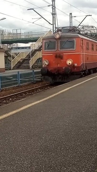 Odjazd EP05-23 ze stacji Bielsko-Biała Główna MEGA RP1 @AntonioELAJ_MZK - YouTube