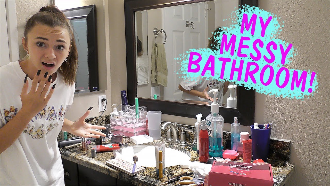 CLEAN WITH ME - MESSY BATHROOM ISSUES | Kayla Davis - YouTube