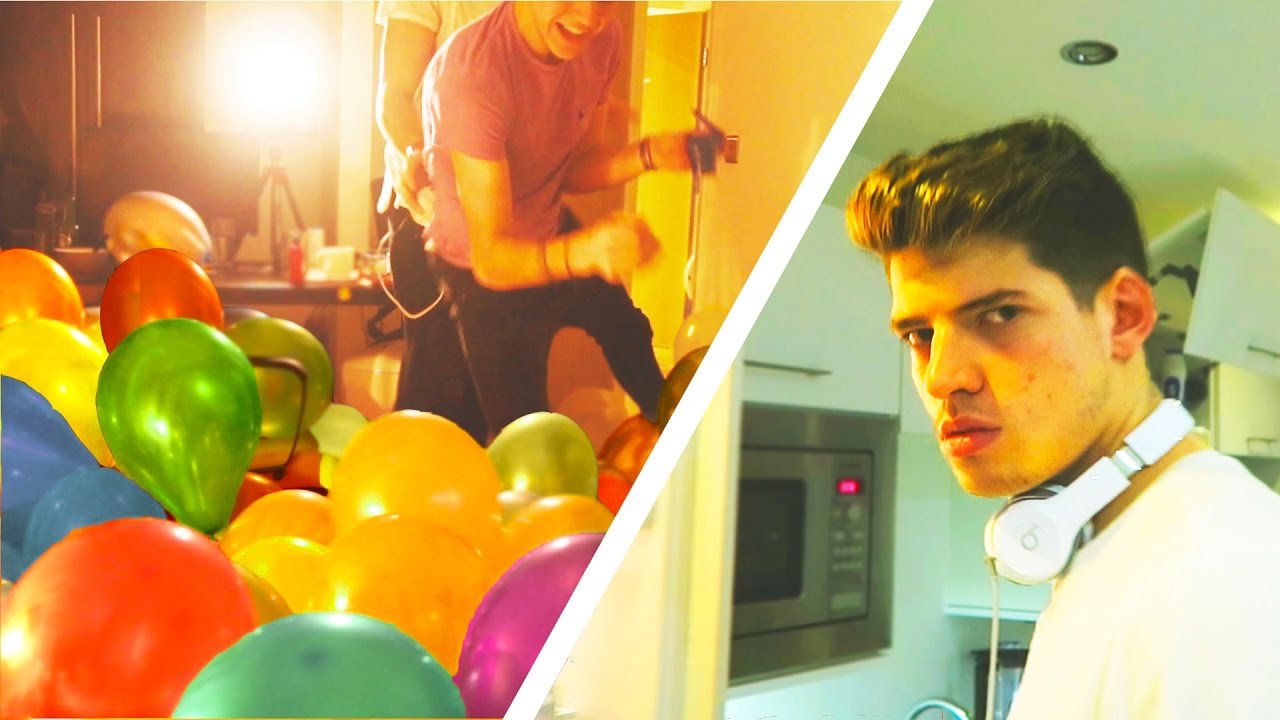 *INSANE* BALLOON PRANK ON MY BROTHERS ROOM! - YouTube