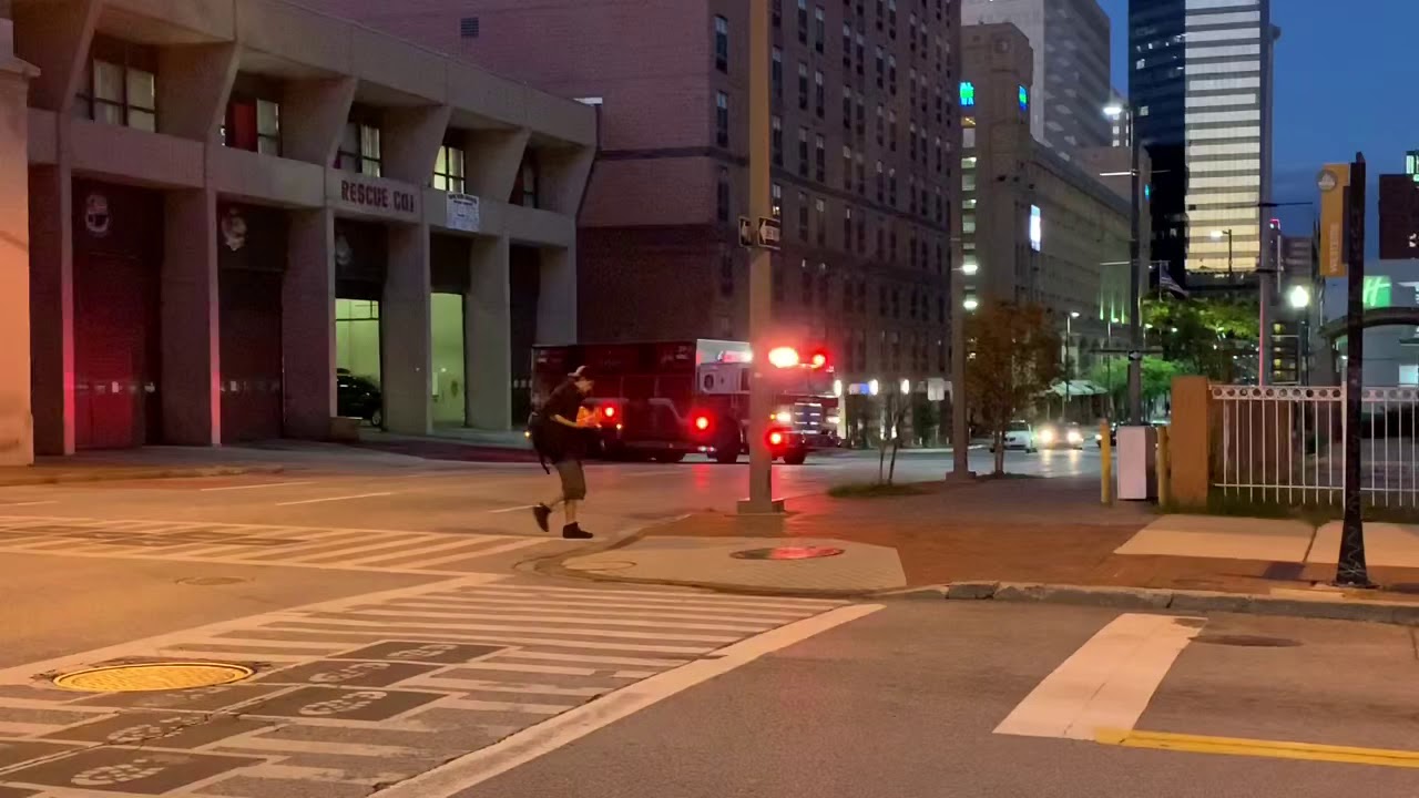 Baltimore City Rescue 1 Responding to a 40-40 Rescue alarm - YouTube