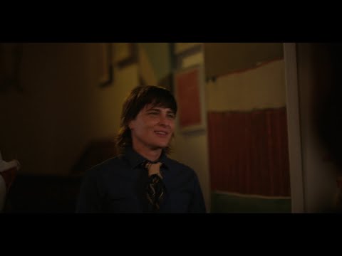 Max returns to The L Word Generation Q - 3x04