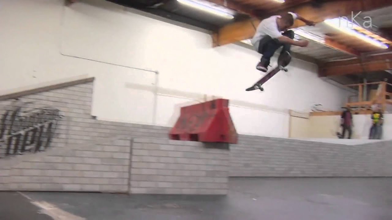 Kyle Macintyre does hardflip - YouTube