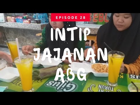Intip jajanan ABG
