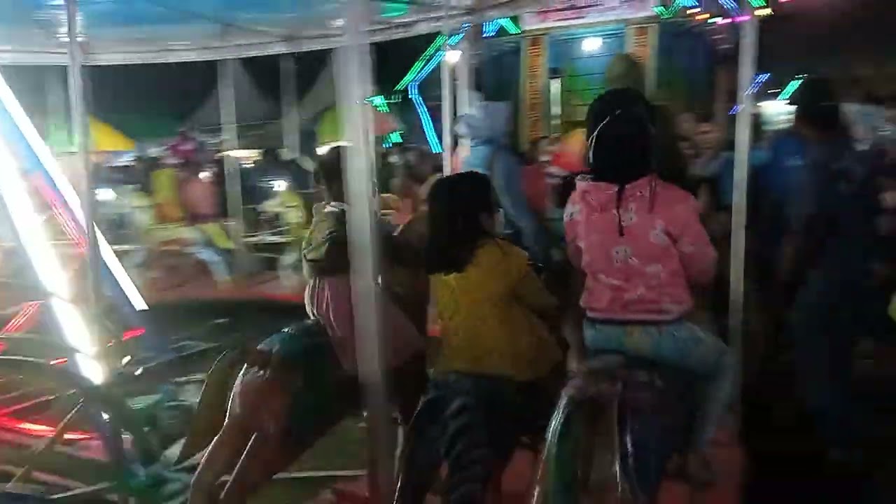 bermain komedi putar di pasar malam sampit - YouTube