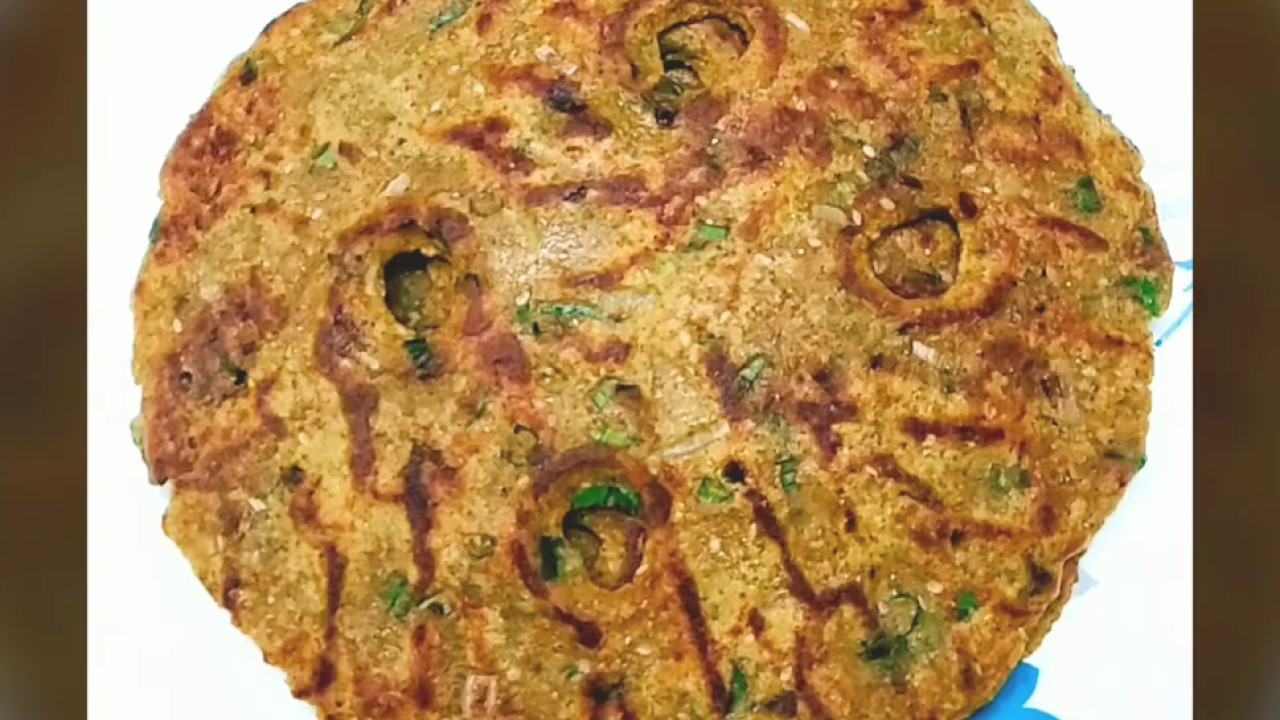 Thalipeeth Recipe | थालीपीठ रेसिपी |Mansoon Special Maharashtrian ...
