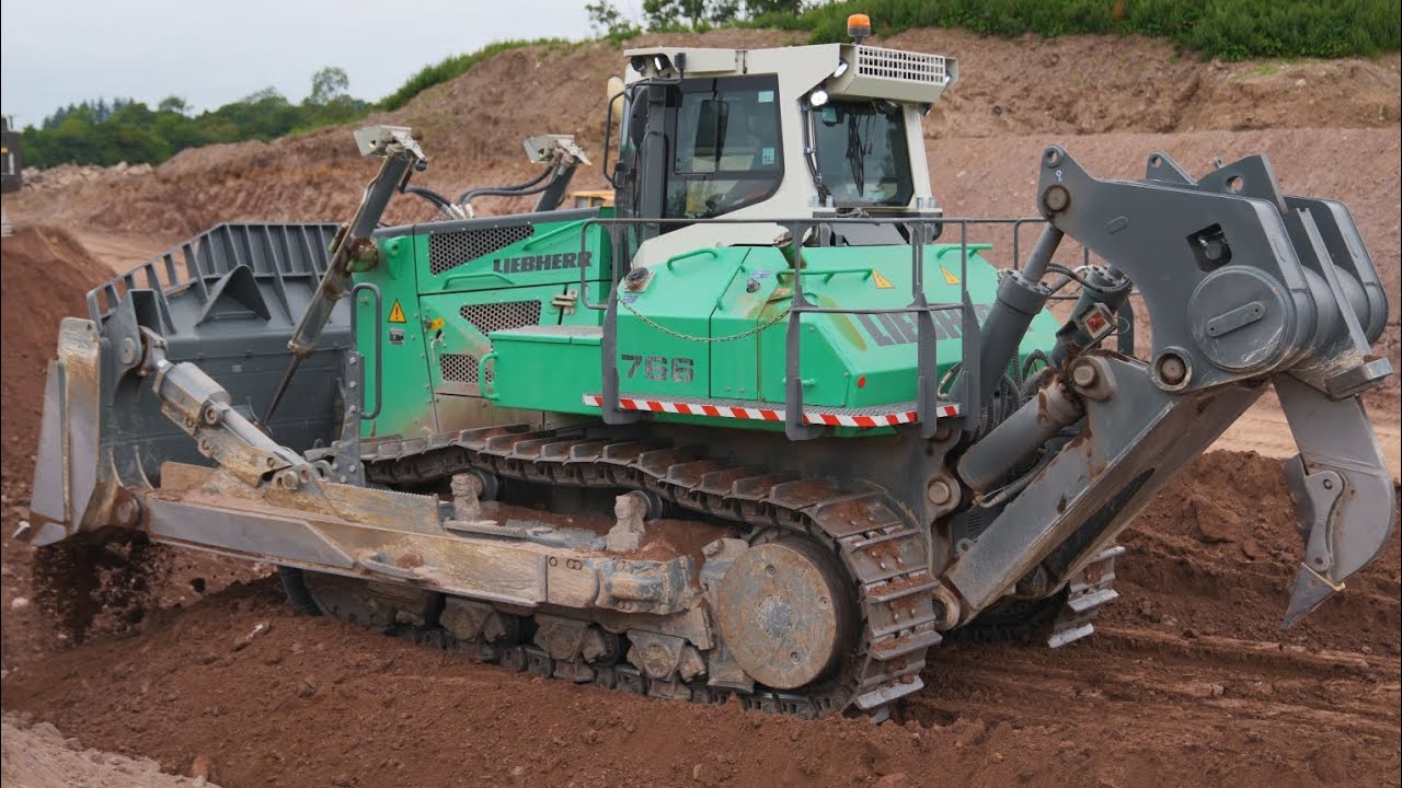 Jons Civil Engineering's Liebherr PR766 Dozer - YouTube