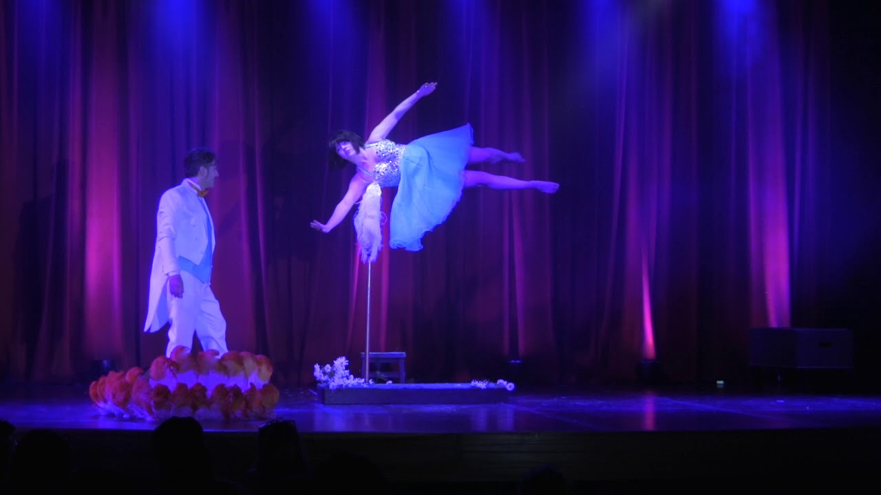 Feather Fan Illusion - YouTube