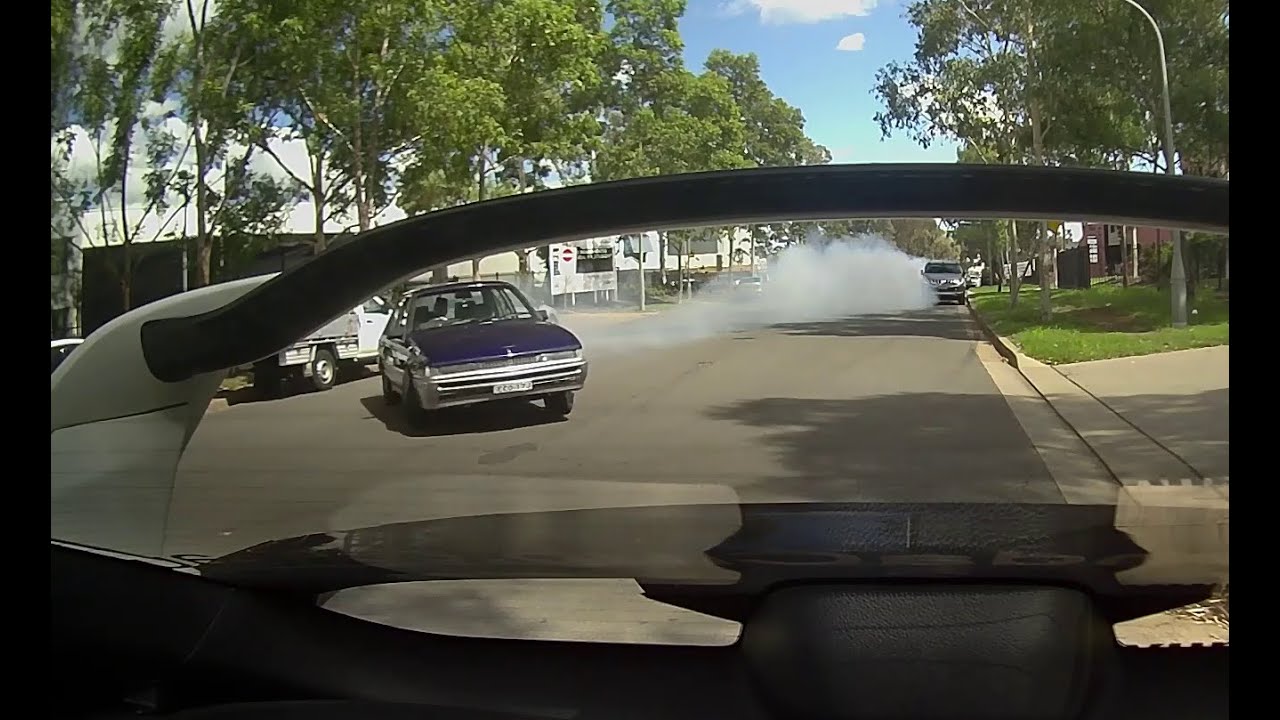 VL Turbo Burnout and Crash (Hit and Run) - Smeaton Grange NSW - YouTube
