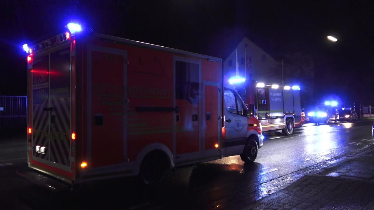 Gemeldeter Dachbrand Am Autohaus Seiler In Siegburg Rettungsdienst