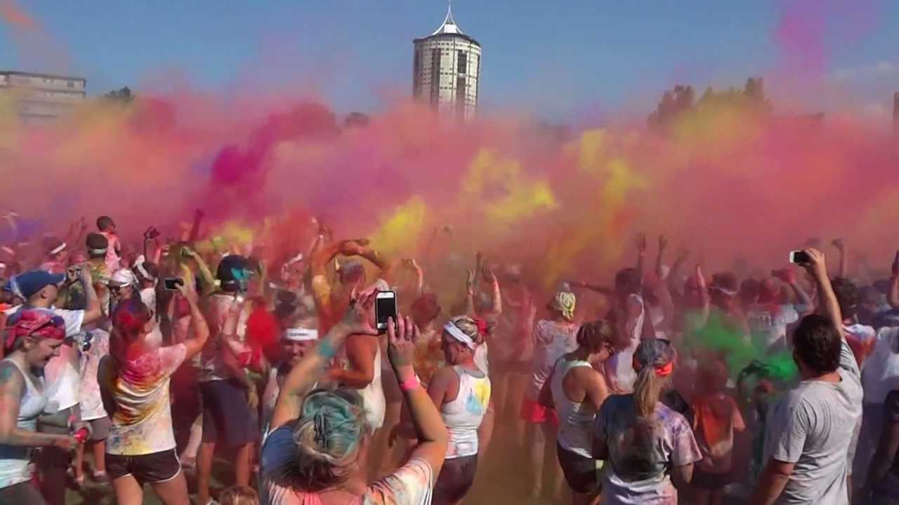 The Color Run Fun with Jennifer Skaggs and Joe Picorale - YouTube