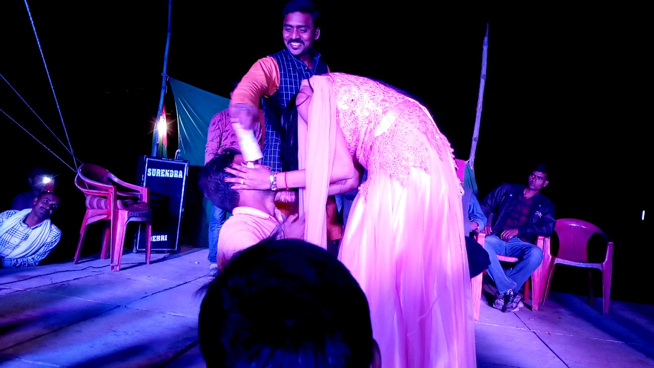 Puja pandey dance govardhan pur - YouTube