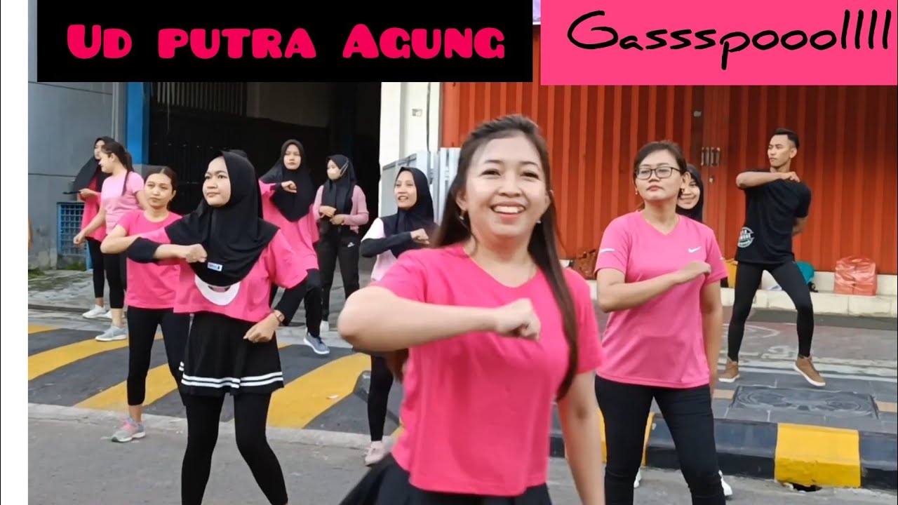 ZUMBA BERSAMA UD PUTRA AGUNG MADIUN - YouTube