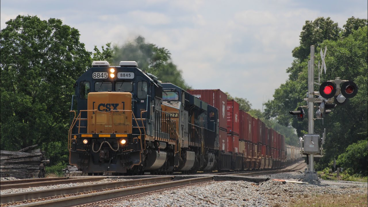 Now That’s Real Power! Classic SD40-2 Leads L607 Through Dunn - YouTube