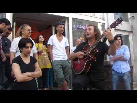 Bollytürk etkinliğinde Gitar performansı