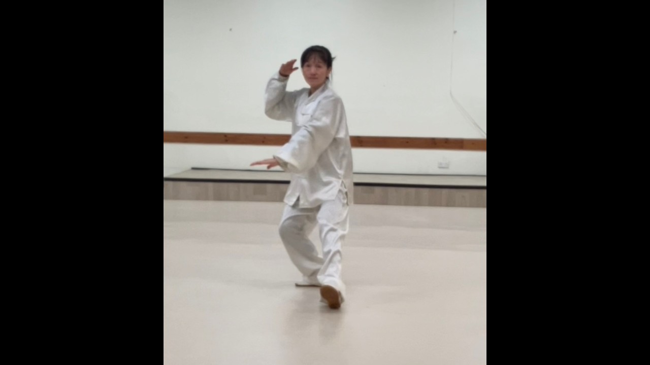 How to do Taichi Brush Knee - YouTube