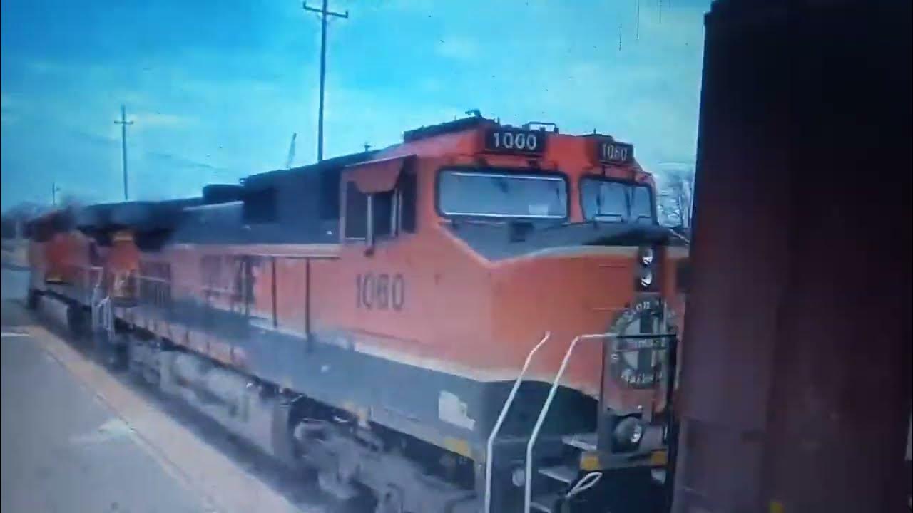 BNSF 7609 leads manifest eastbound in Quincy IL - YouTube