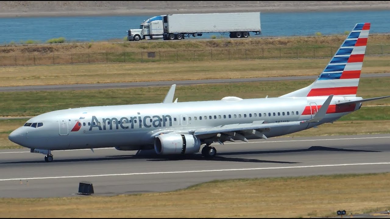 American Airlines Boeing 737-800 [N874NN] landing in PDX - YouTube
