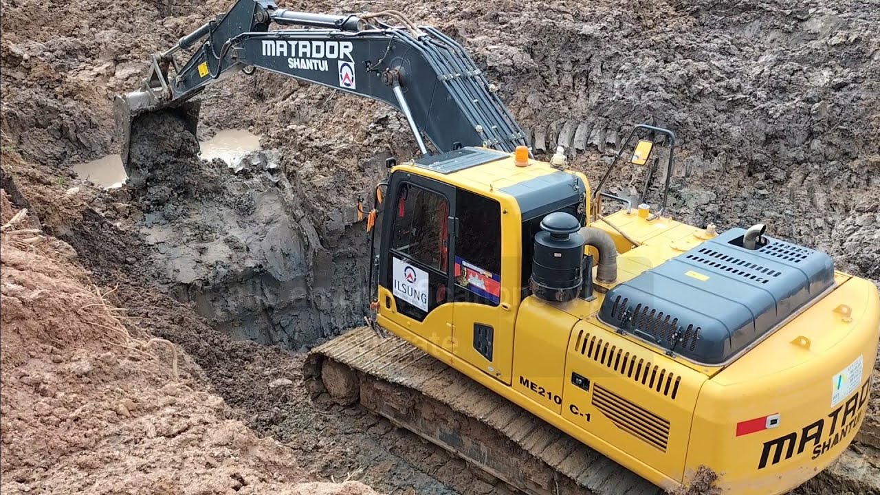 12 Minutes Amazing Excavator Matador Shantui Digging Mud To Widening ...