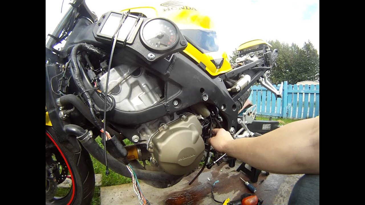 2002 Honda CBR f4i Stunt bike start up - YouTube