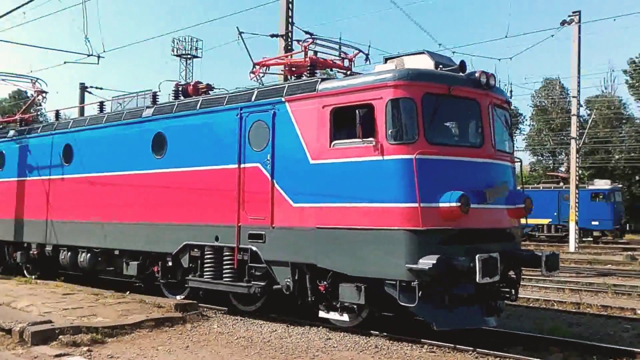 Locomotiva GFR la tren de CFR Calatori - YouTube