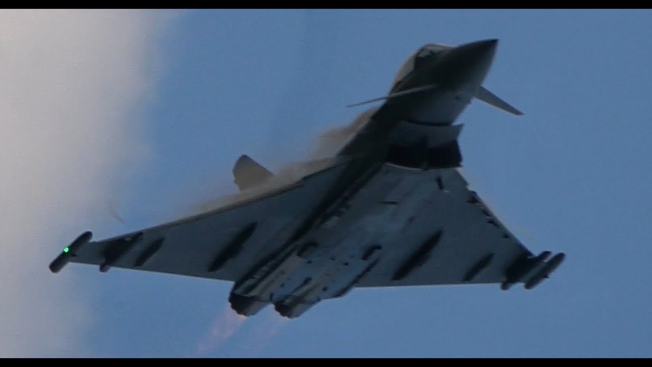4Kᵁᴴᴰ RAF Eurofighter Typhoon CRAZY LOUD Sunset Display - YouTube