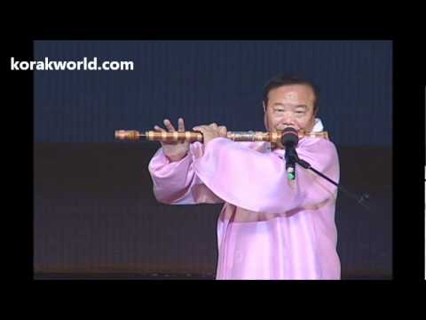 Korean Traditional Instrument Player - SaengKang Lee's Daegeum Play ...