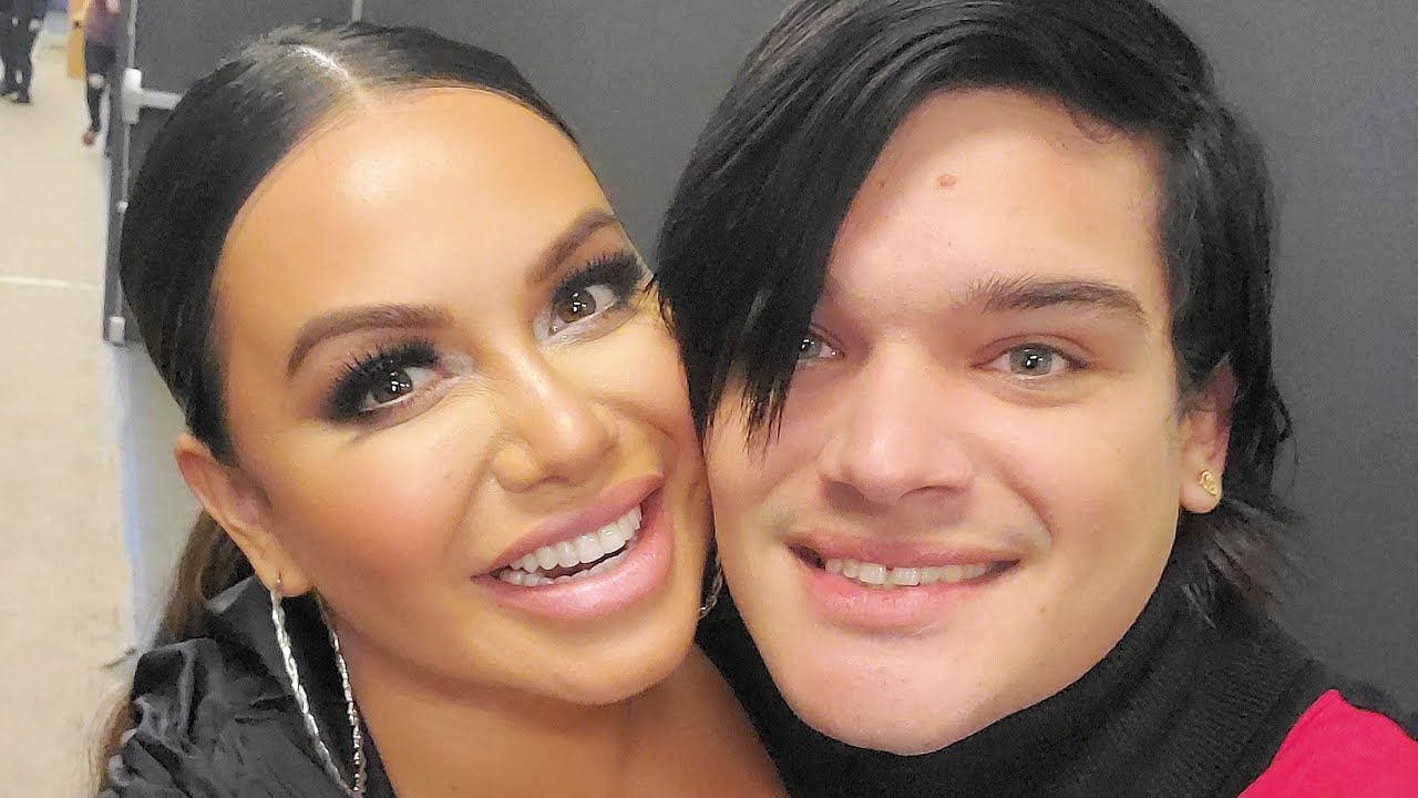 Primera Presentacion de Vida Victoria en TTMT... - YouTube