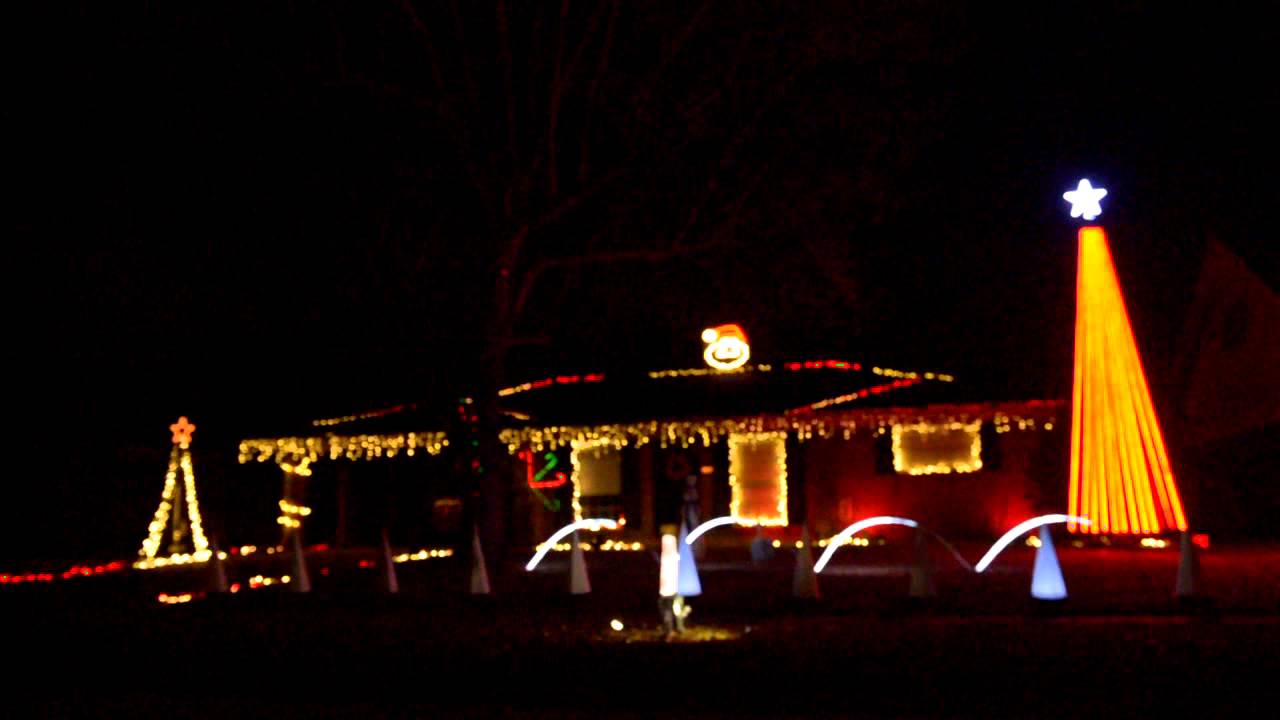 Here Comes Santa Clause - Iles Family Light Show - YouTube