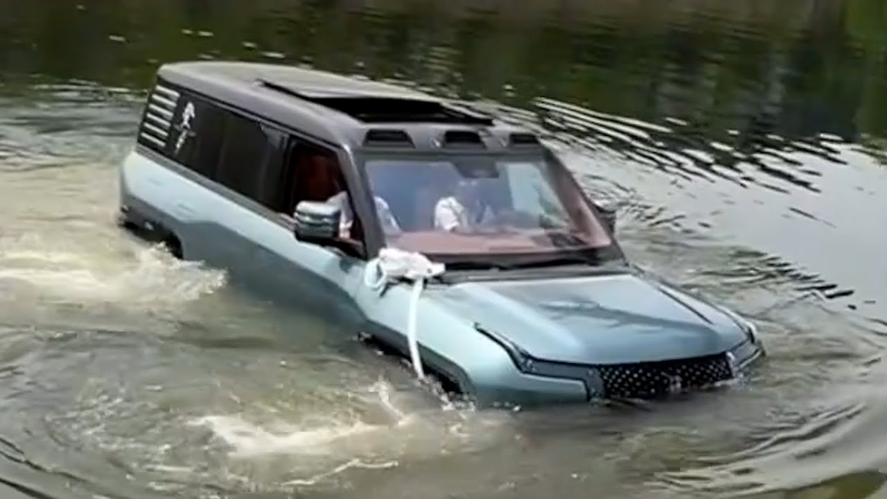 BYD Yangwang U8 Water Driving Capability Demonstration - YouTube