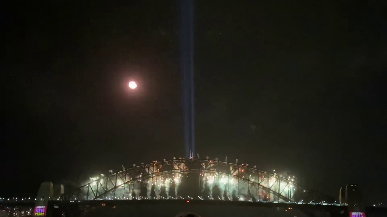 Sydney New Years Eve Fireworks 2019/20 @Blues Point Reserve - YouTube