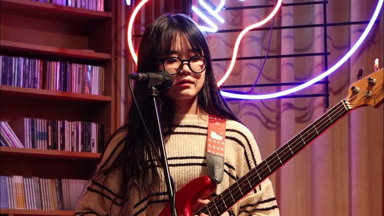 [4K] 220521 해서웨이(Hathaw9y) - Violet @언플러그드 홍대(PLUG SWITCH vol.1 Red Stage) - YouTube Music