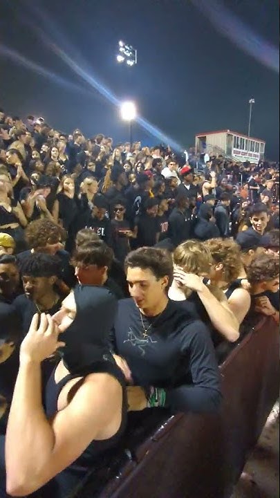 Bishop Kenny Student section getting turnt up vs Bolles - YouTube