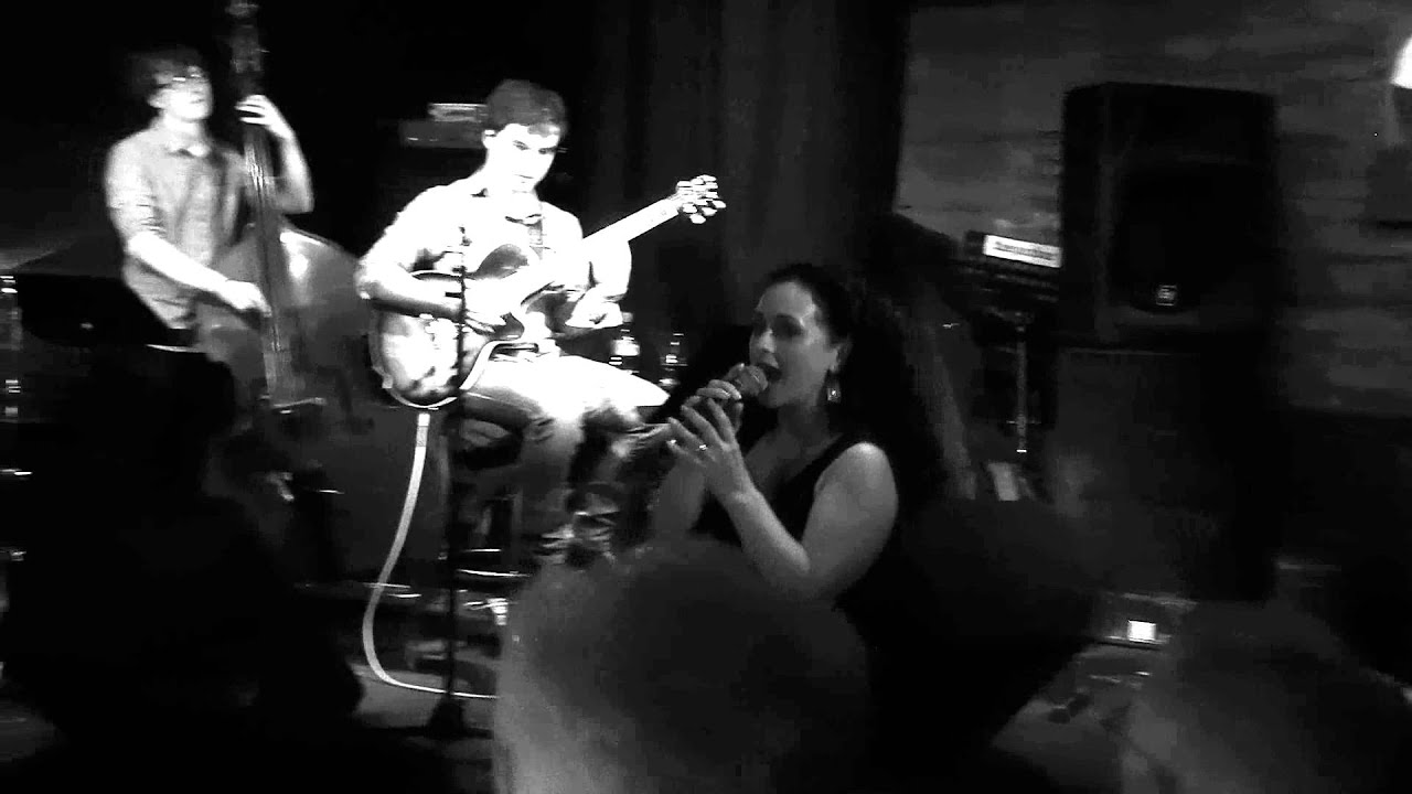 Melissa Western performs "Fever" at the Jazz Bar 20/08/2014 - YouTube