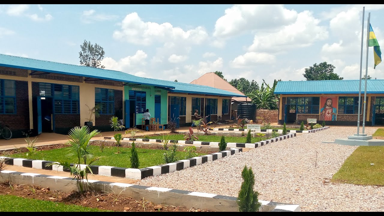 GSMUKARANGE CATHOLIC (KAYONZA) WELCOMING NEW STUDENT - YouTube